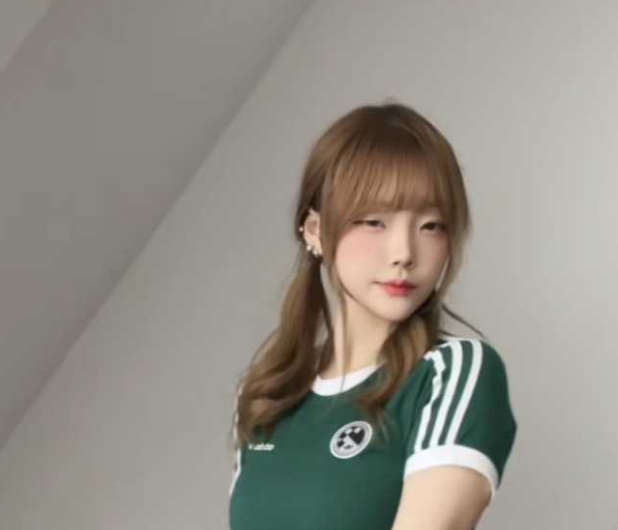 抖音283万粉女网红 19岁韩国留学生ciu7-911网红独家内幕